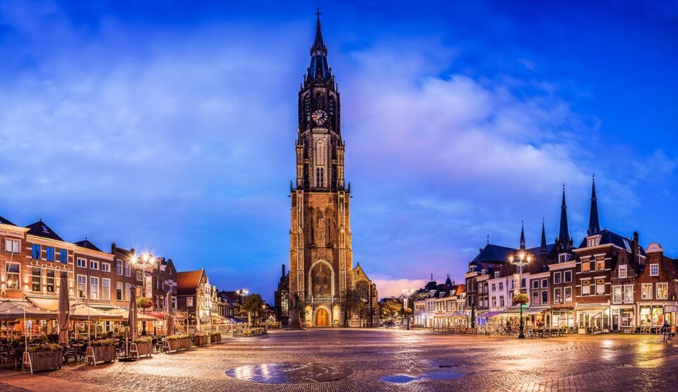 5 picturesque Dutch towns under an hour from Amsterdam - London ...