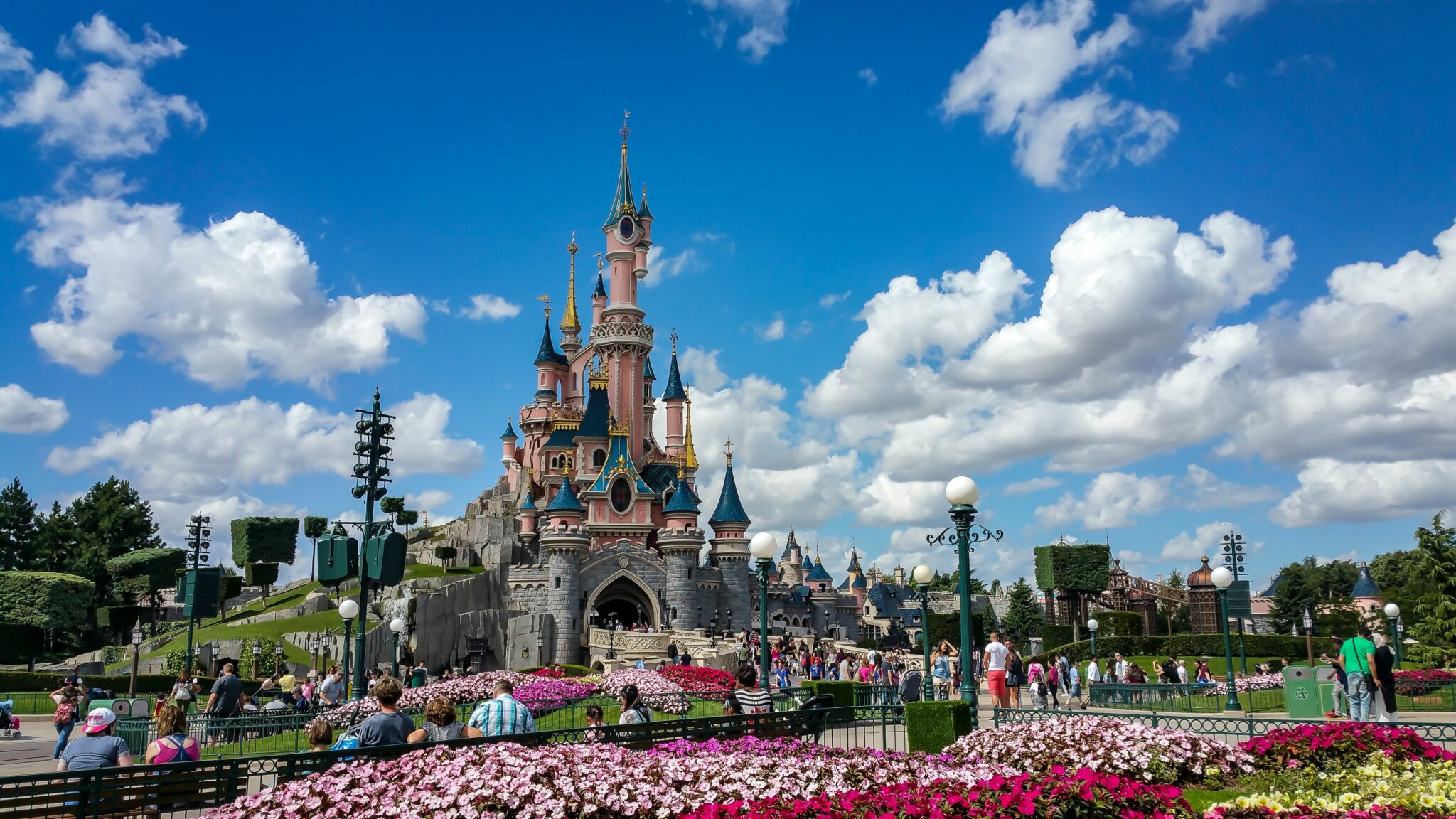 Using the Magic Shuttle! A guide for getting to Disneyland Paris on a ...